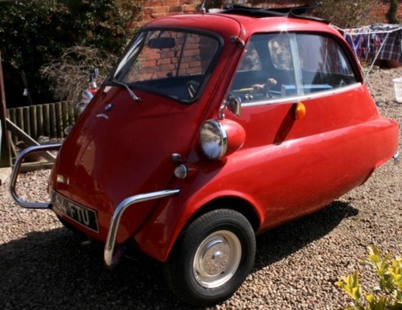 1956 BMW Isetta 300 'Bubble Window' (Z Molding) Value & Price Guide 1956 BMW Isetta 300 'Bubble Window' (Z Molding) Value & Price Guide
